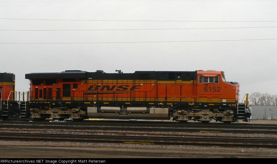 BNSF 6152